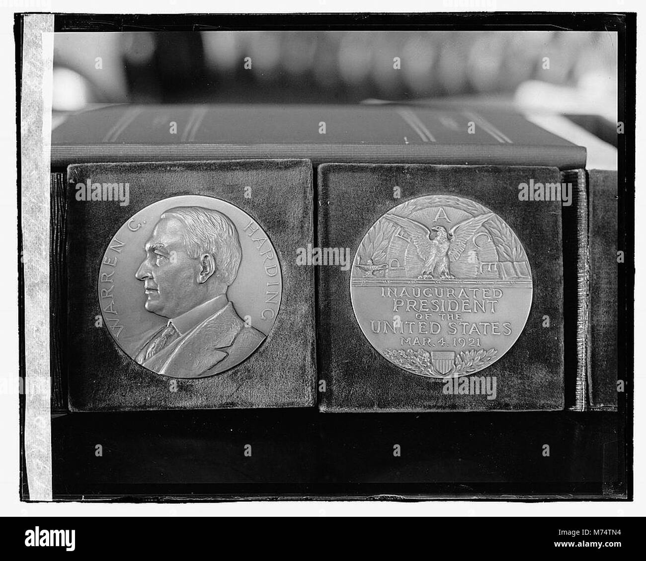 Harding medal, 6-16-22 LOC npcc.06557 Stock Photo - Alamy