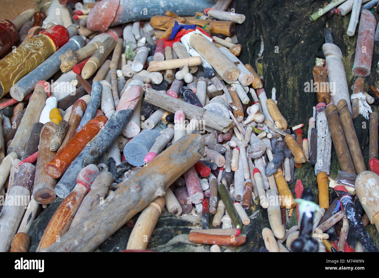 Wooden lingams hi-res stock photography and images - Alamy