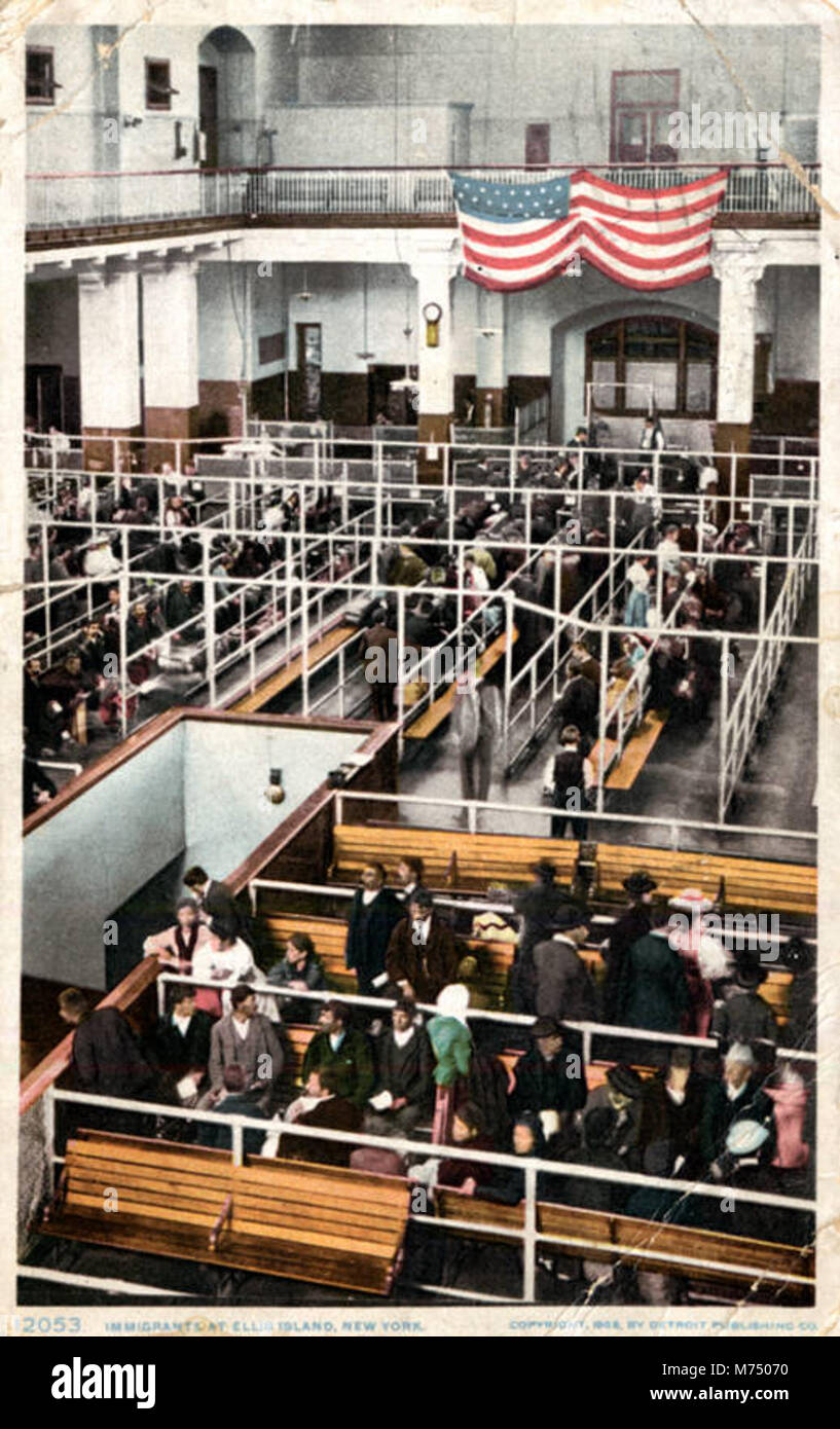 Immigrant family ellis island hi-res stock photography and images - Alamy