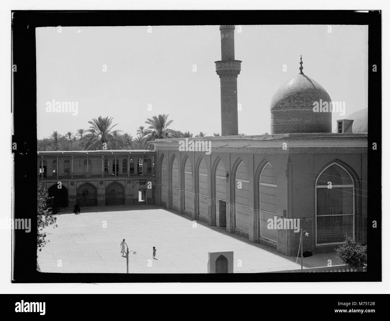 Modern mosque Black and White Stock Photos & Images - Alamy