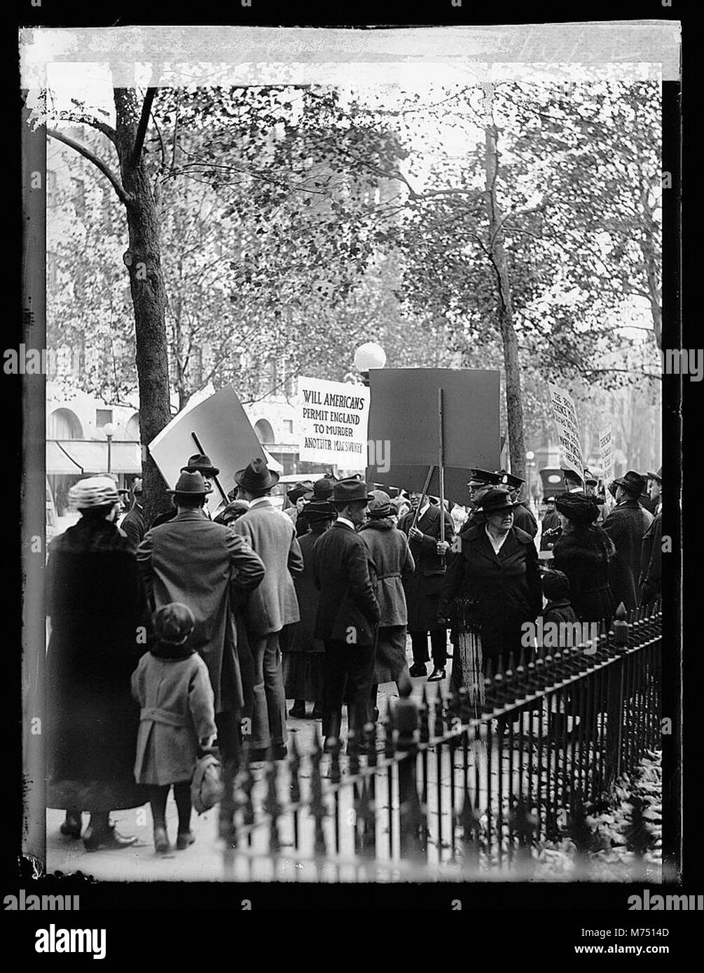 Irish pickets, 11/14/22 Stock Photo - Alamy