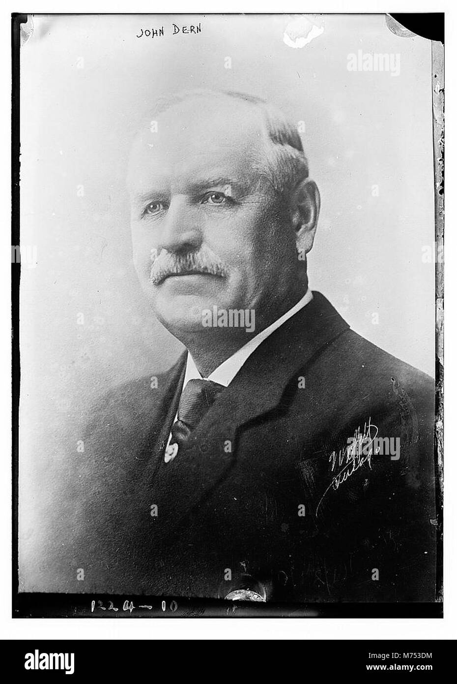 John dern hi-res stock photography and images - Alamy