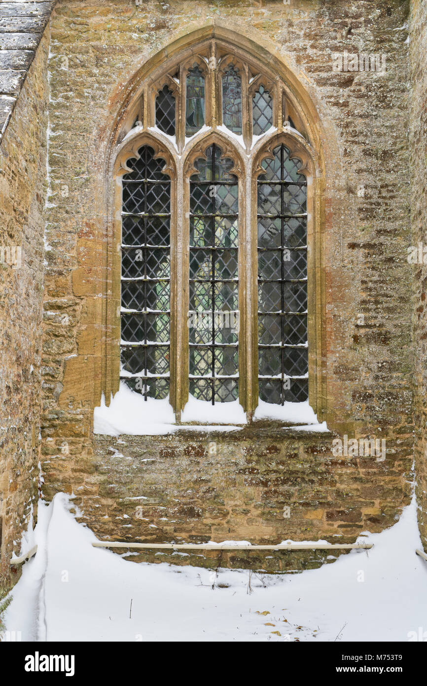 Arched church window hi-res stock photography and images - Alamy