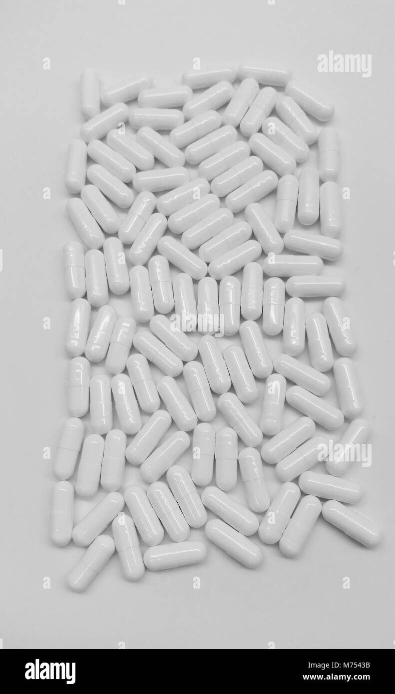 Pills capsules antibiotic in Black and White Stock Photos & Images - Alamy