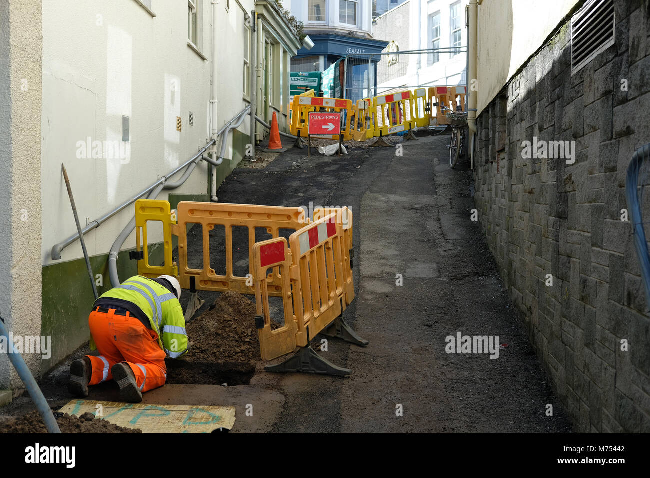 Cable laying hi-res stock photography and images - Alamy