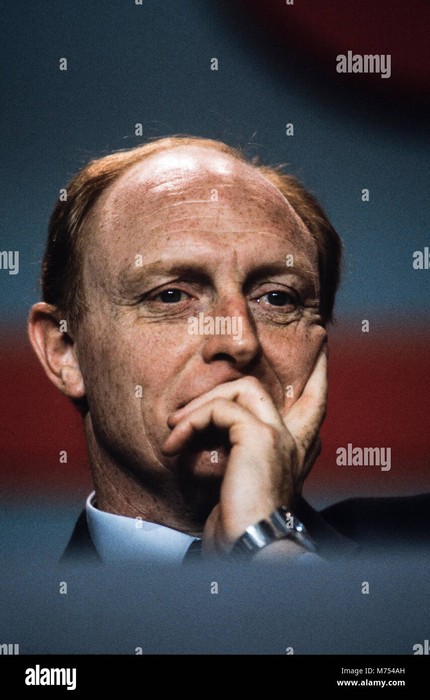 Kinnock 1992 election hi-res stock photography and images - Alamy