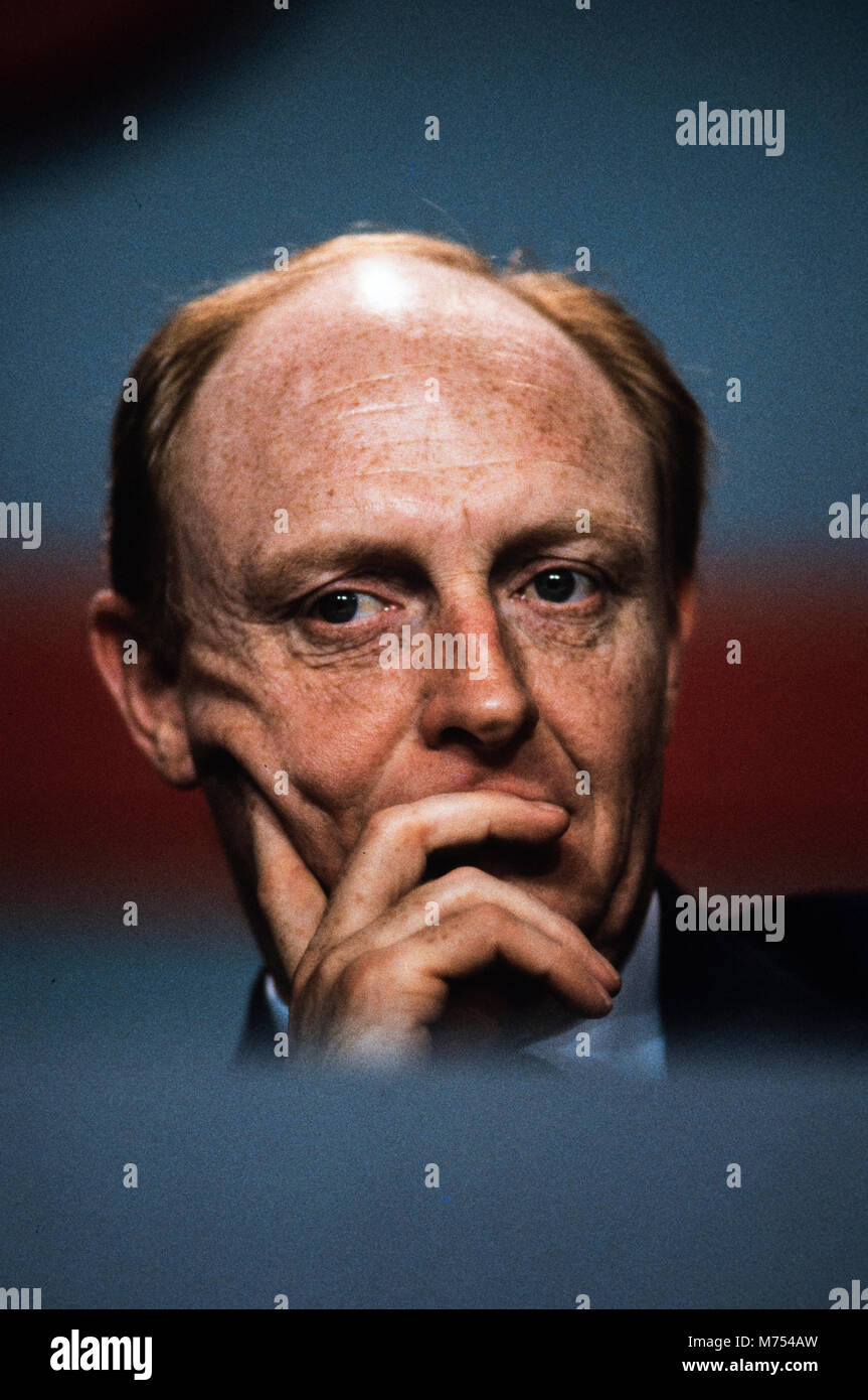 Kinnock 1992 election hi-res stock photography and images - Alamy