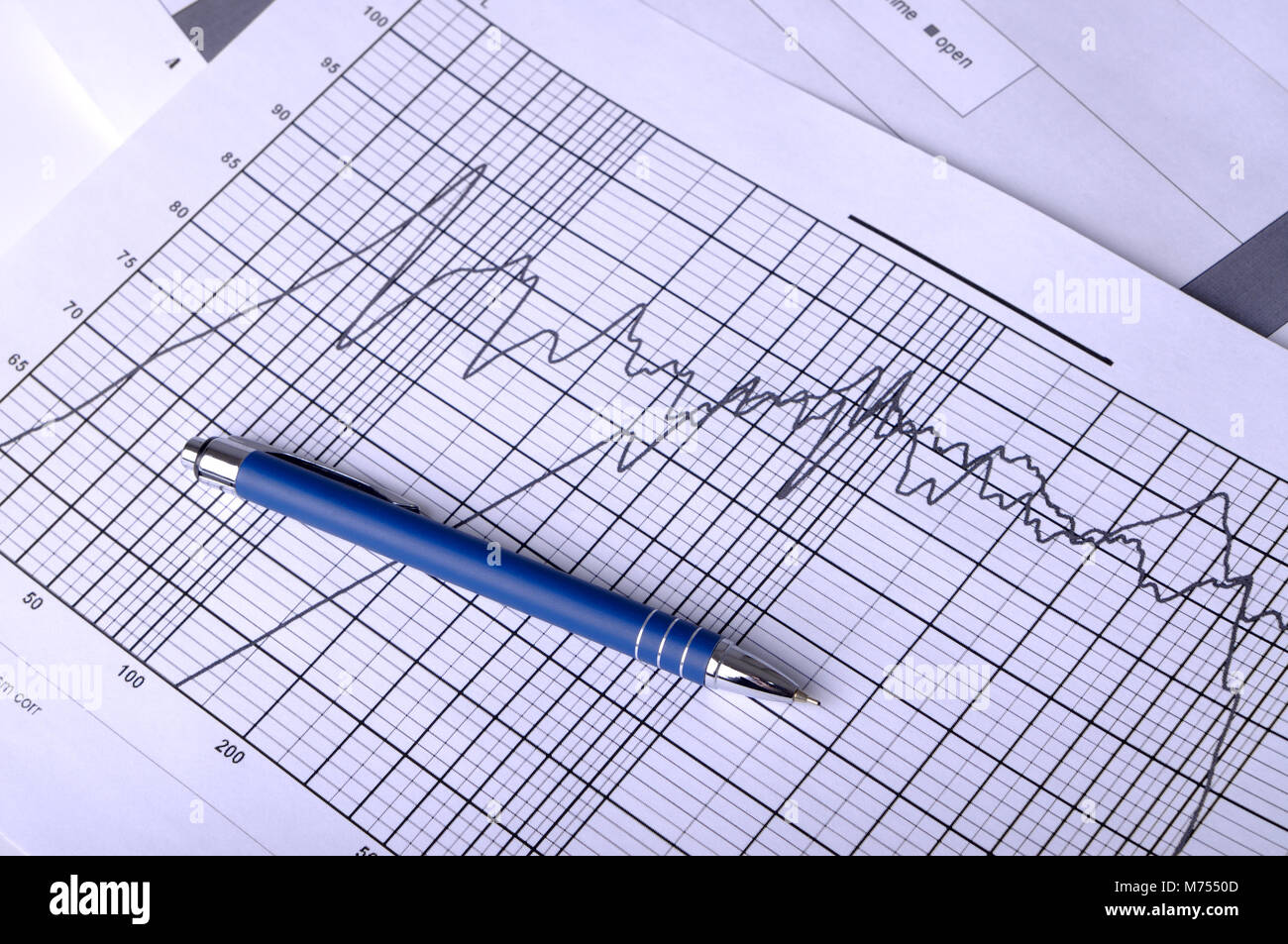 Stock market chart bar hi-res stock photography and images - Alamy