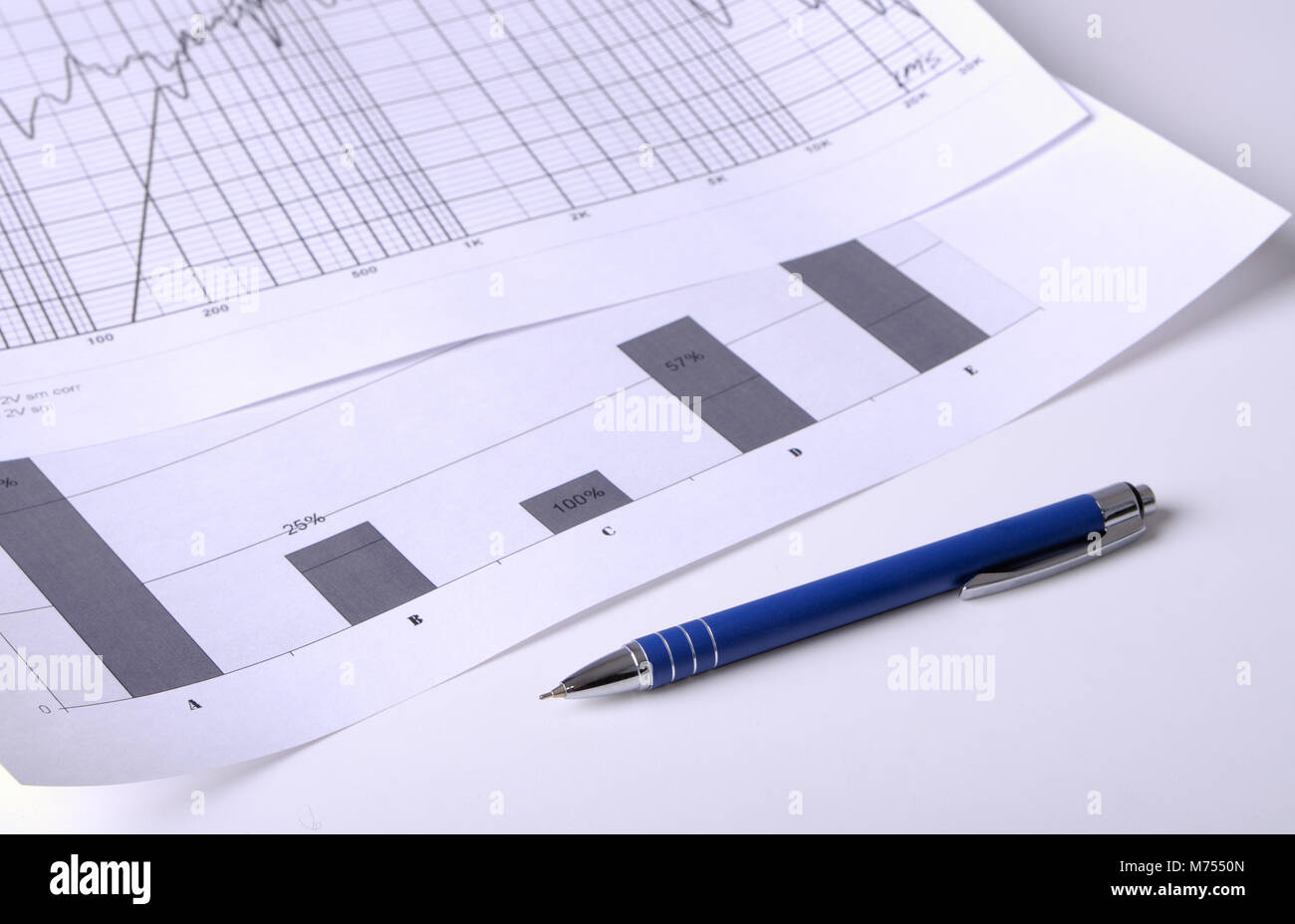 Stock market chart bar hi-res stock photography and images - Alamy