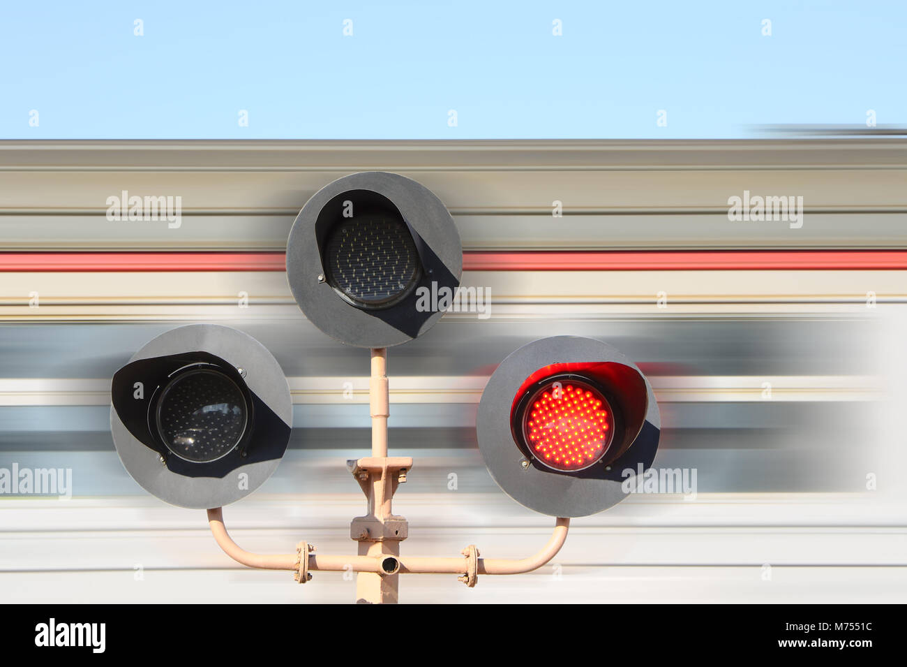 Red flashing lights railway hi-res stock photography and images - Alamy