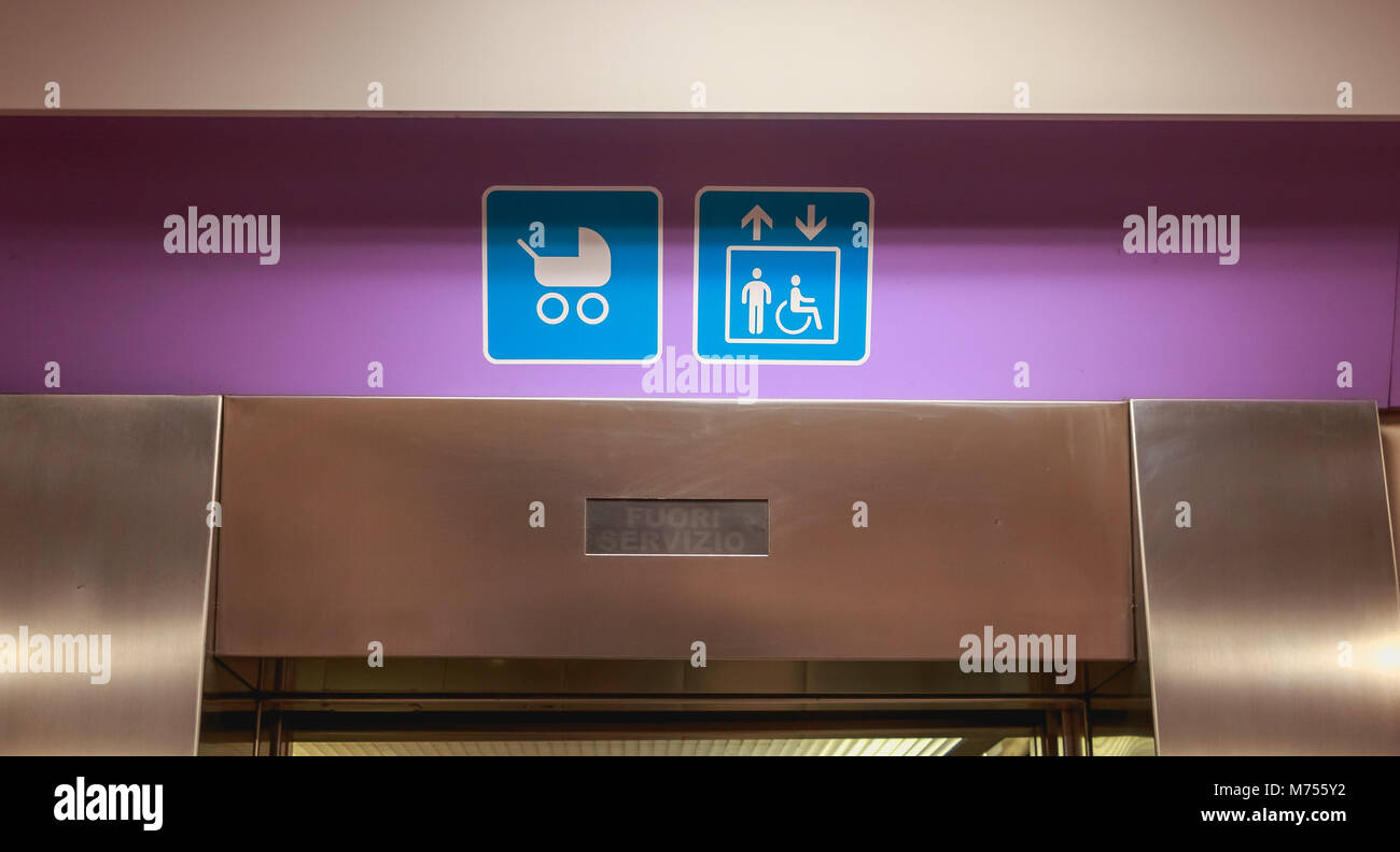 Sign lift symbol wheelchair disabled hi-res stock photography and ...