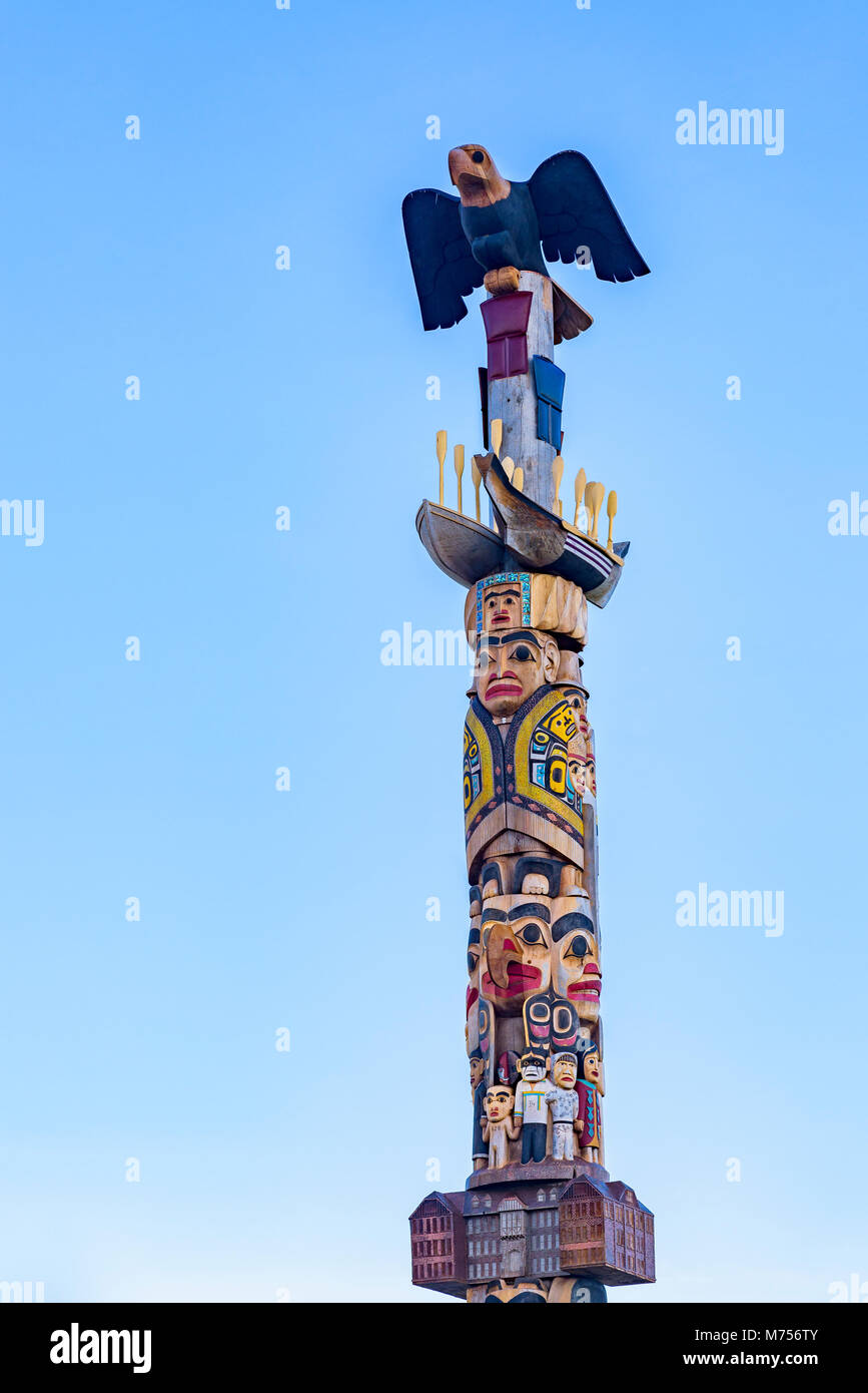 Reconciliation pole hi-res stock photography and images - Alamy