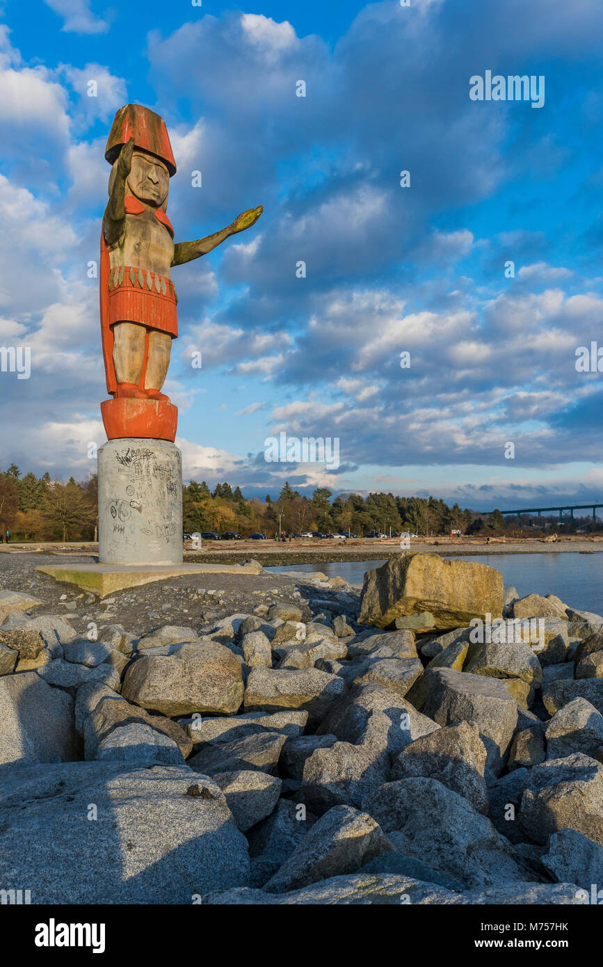 Squamish Nation Welcome Figure, Ambleside Park, West Vancouver, British ...