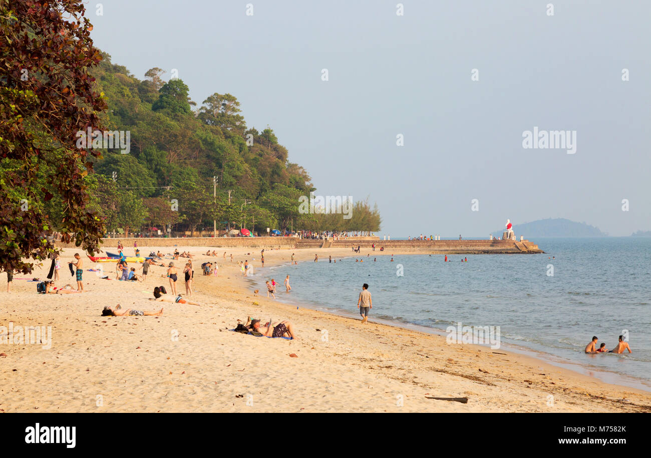 Local people and tourists sunbathing on the beach, Kep Beach, Kep ...
