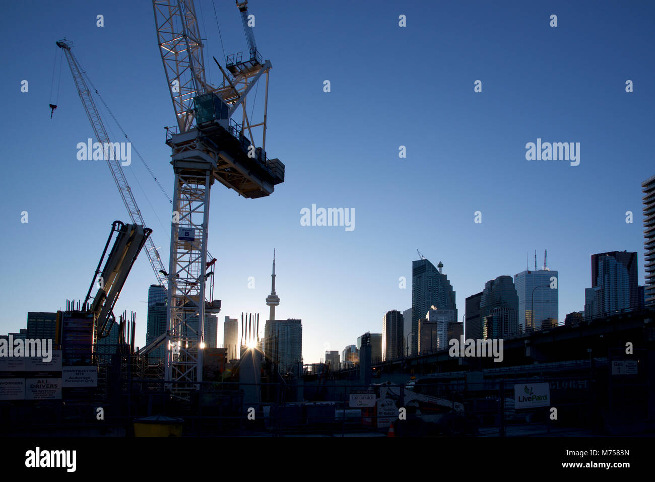 construction of high rise apartment building in Toronto Stock Photo - Alamy
