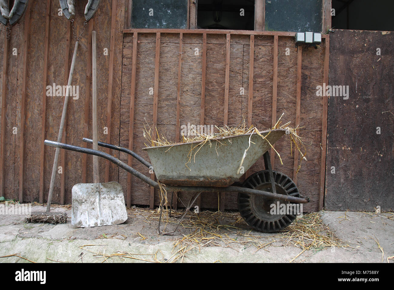 Handbarrow hi-res stock photography and images - Alamy