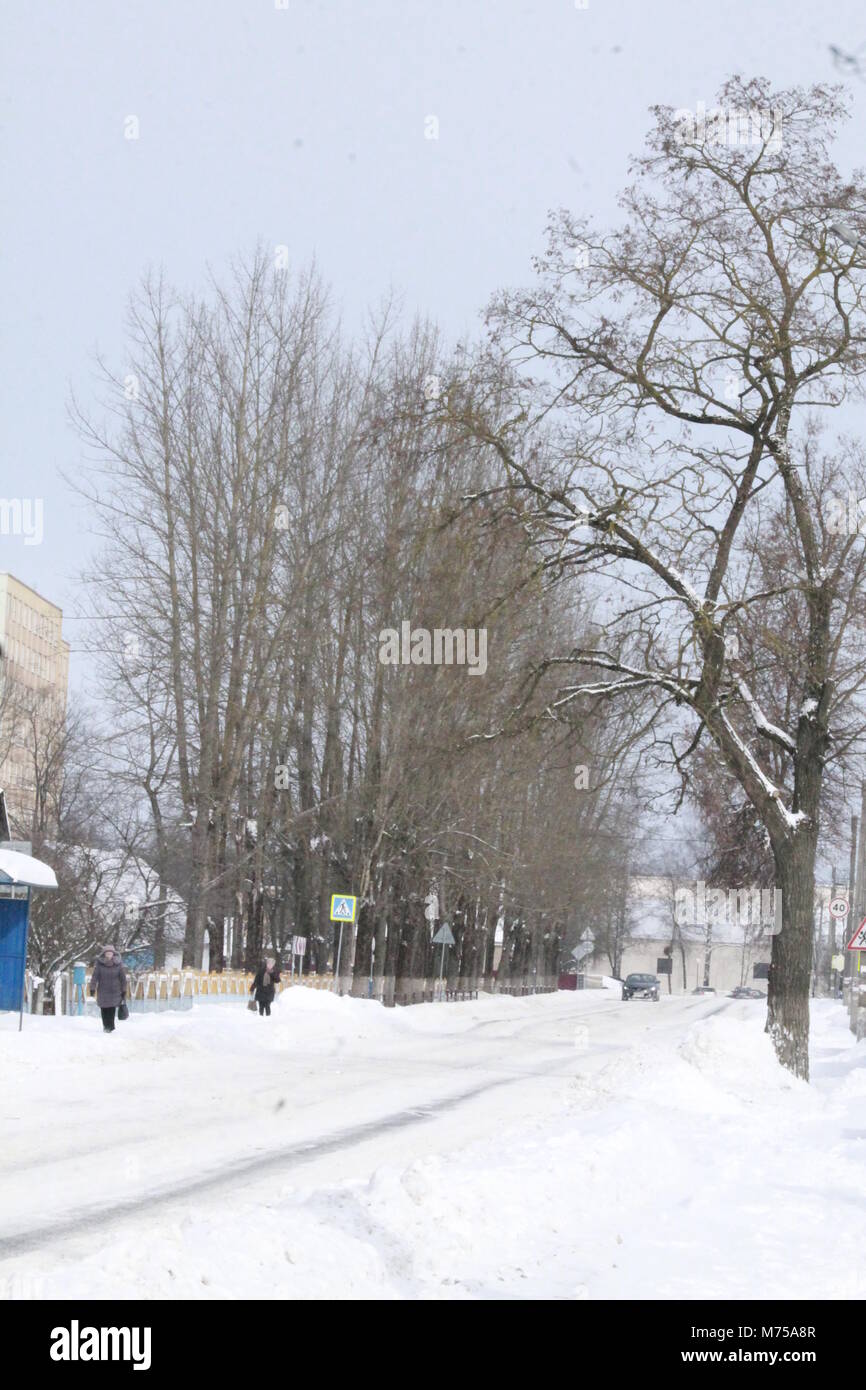 Beautiful cold snowy day in the city hi-res stock photography and ...