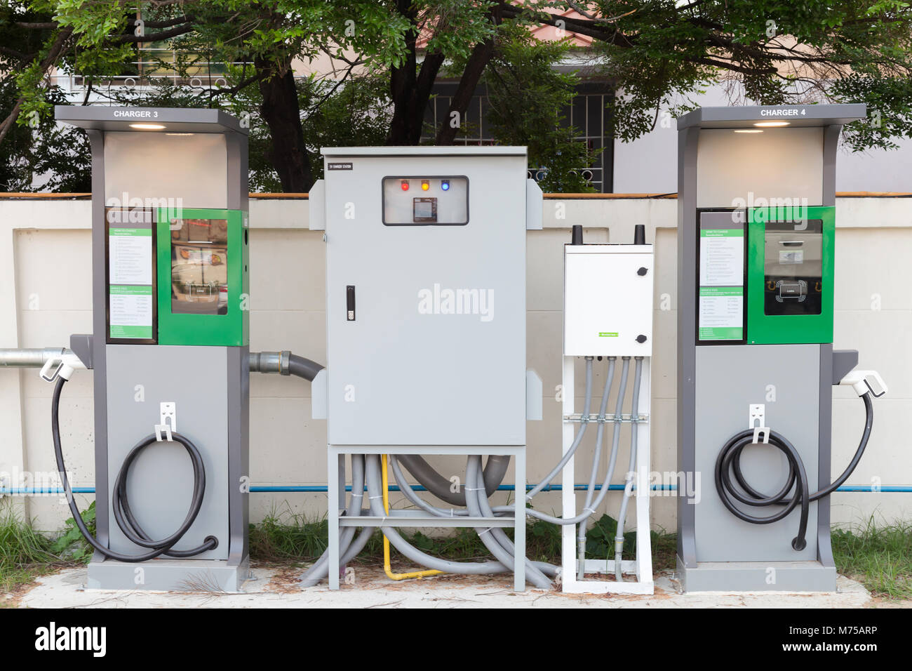 Car park ev charger hi-res stock photography and images - Alamy