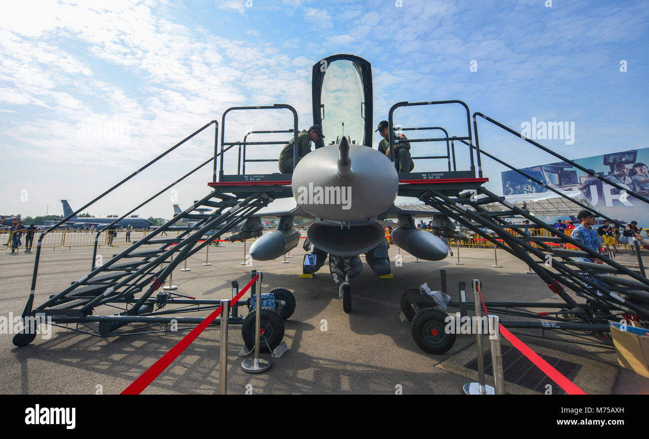 Falcon cannon hi-res stock photography and images - Alamy