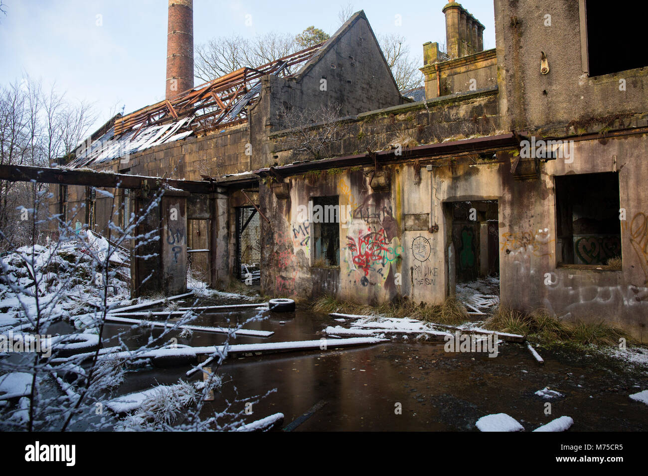 Derelict abandoned building glasgow hi-res stock photography and images ...