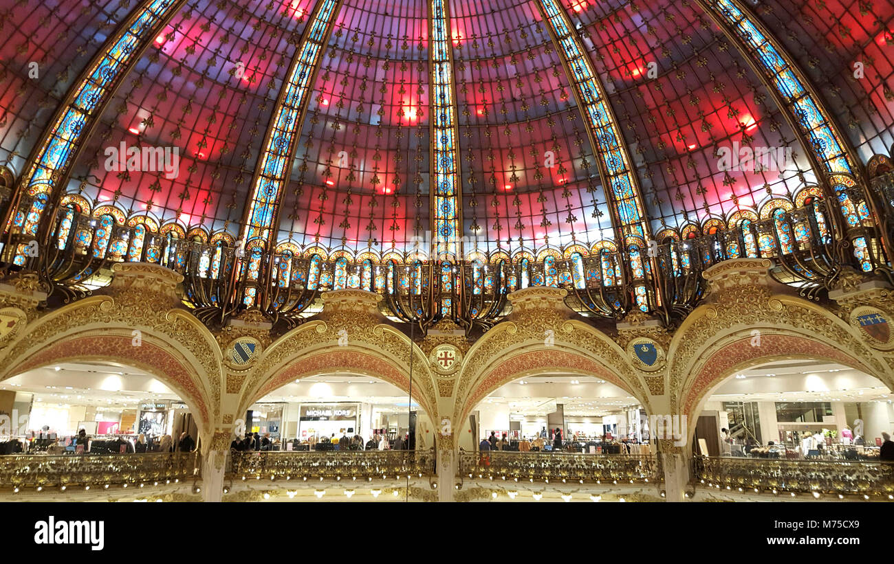 Luxury shop interior hi-res stock photography and images - Alamy