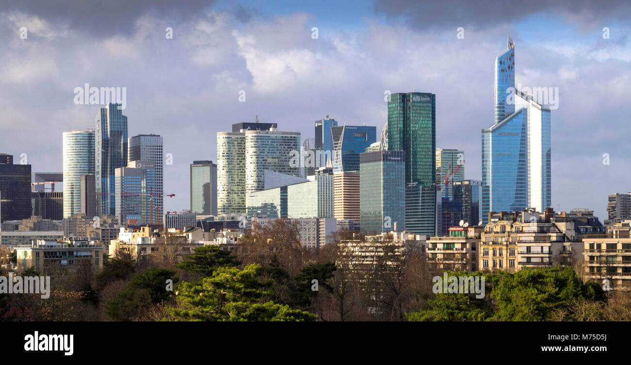 La defense paris hi-res stock photography and images - Alamy