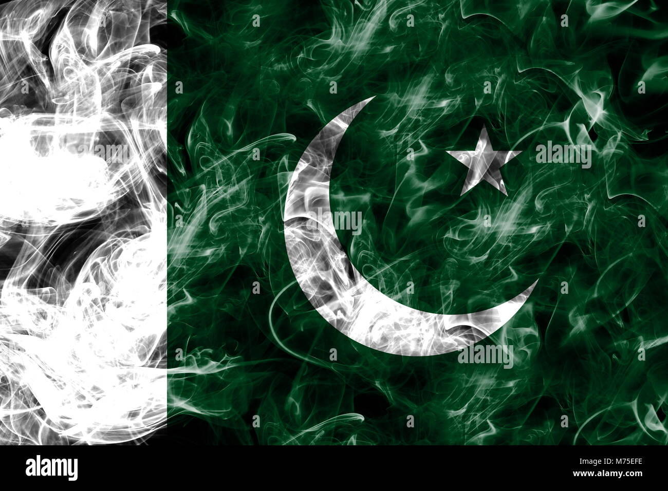 Pakistan flag burn hi-res stock photography and images - Alamy