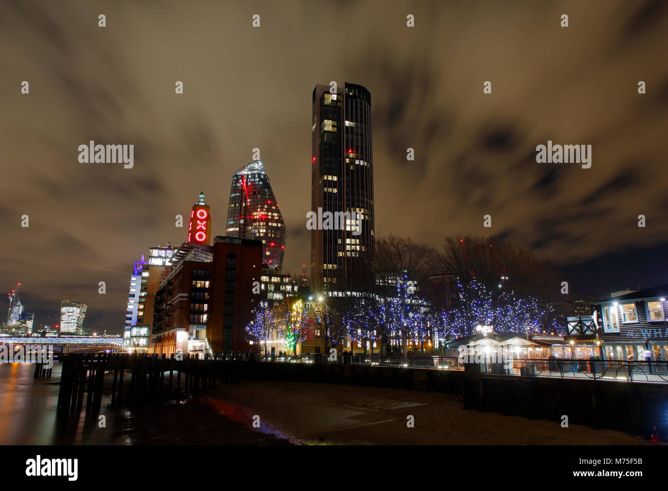 Number 1 london bridge building hi-res stock photography and images - Alamy