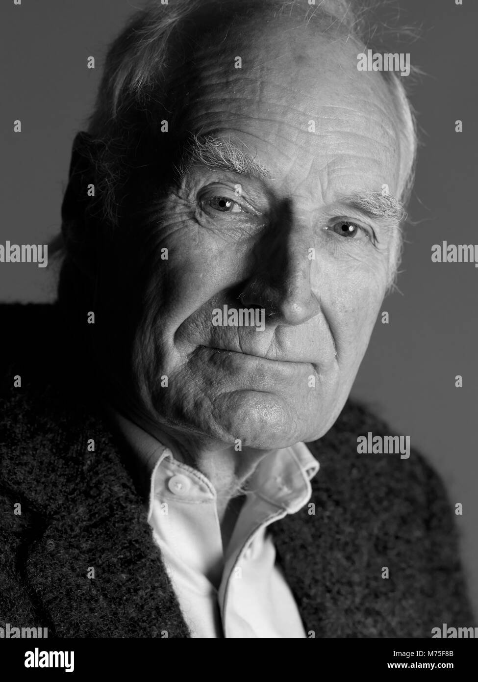 Tv presenter dan snow Black and White Stock Photos & Images - Alamy