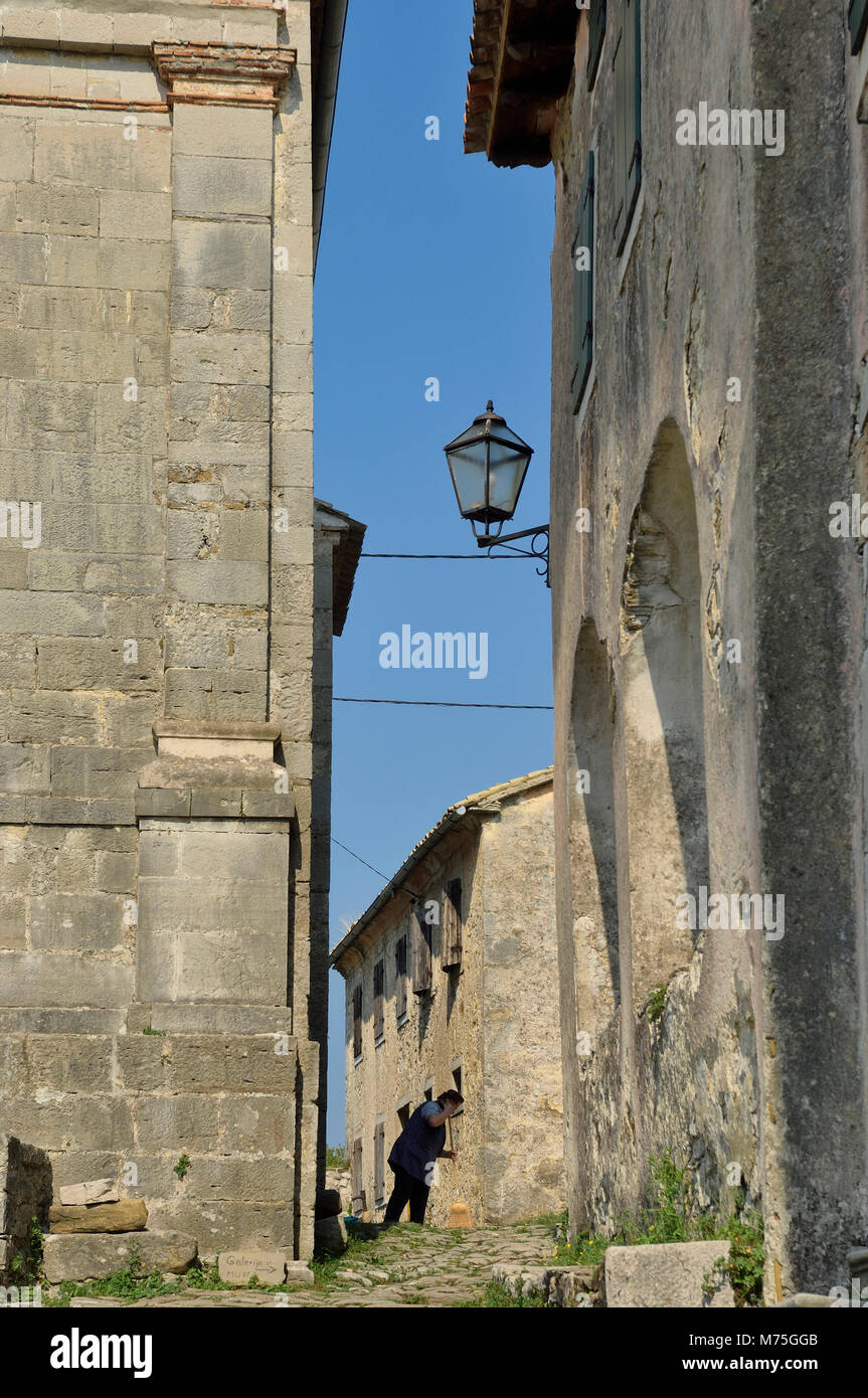 Hum in Istria, Croatia, the smallest town in the world Stock Photo - Alamy