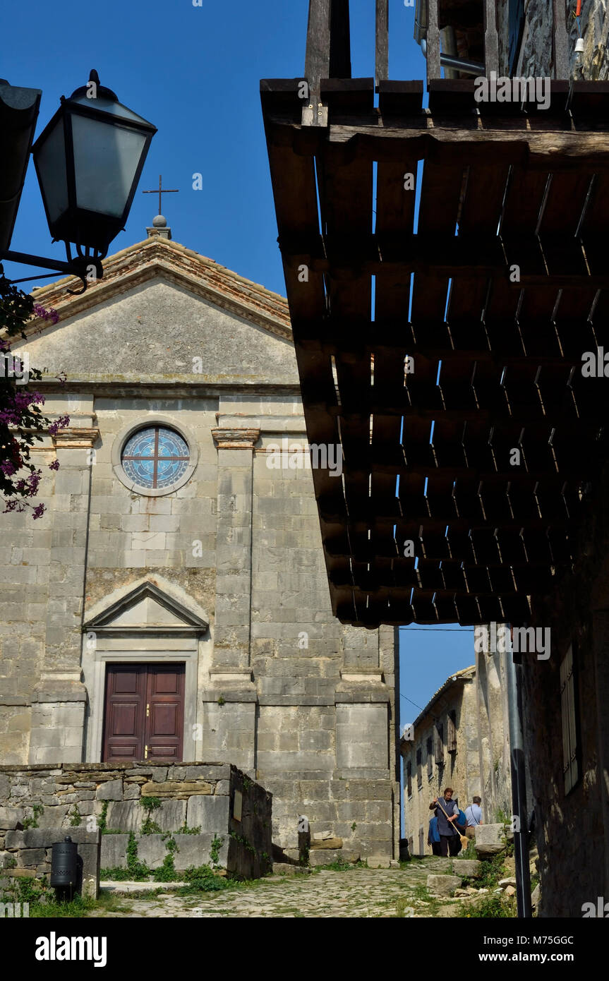Hum in Istria, Croatia, the smallest town in the world Stock Photo - Alamy