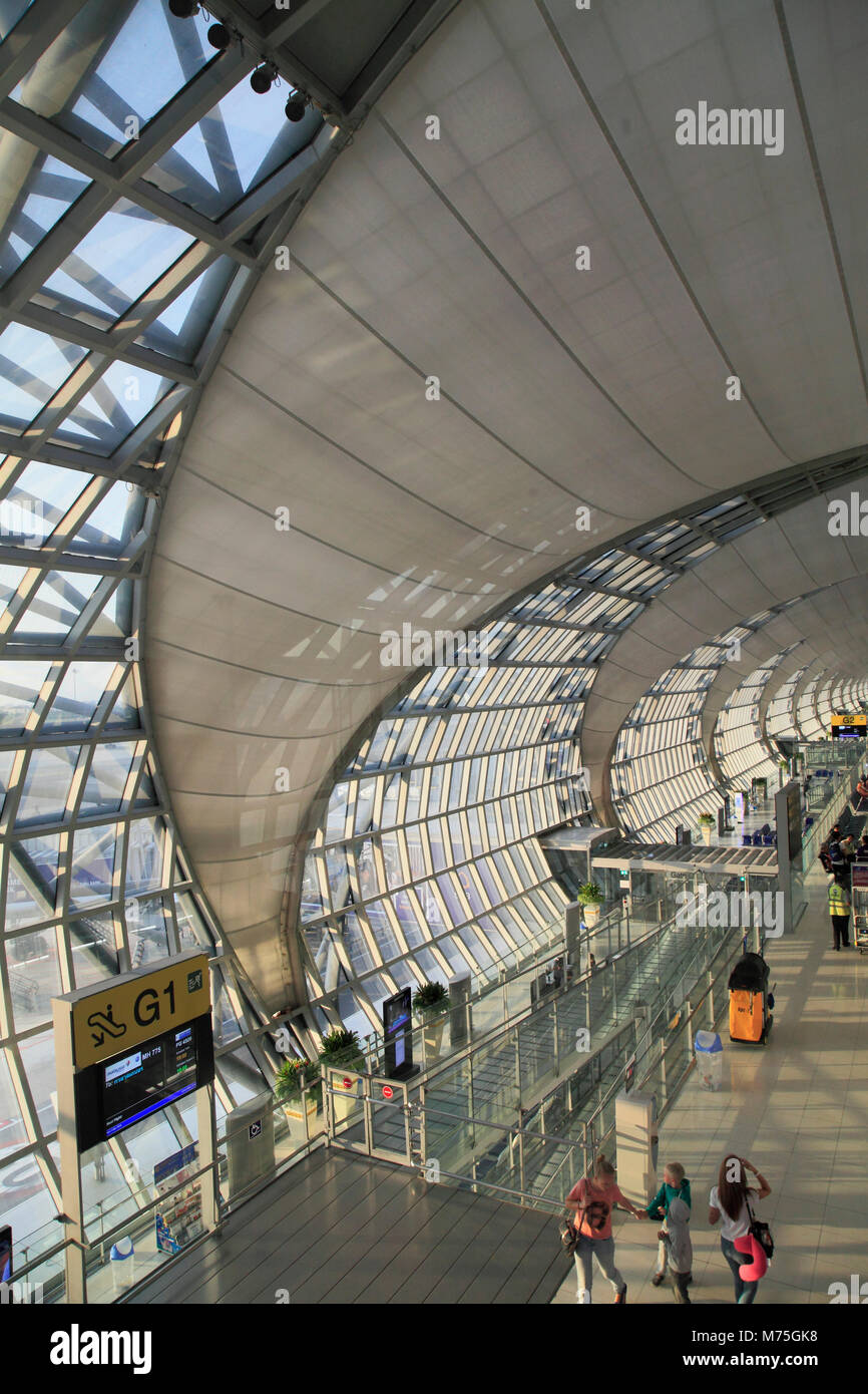Airport departure gates hi-res stock photography and images - Alamy