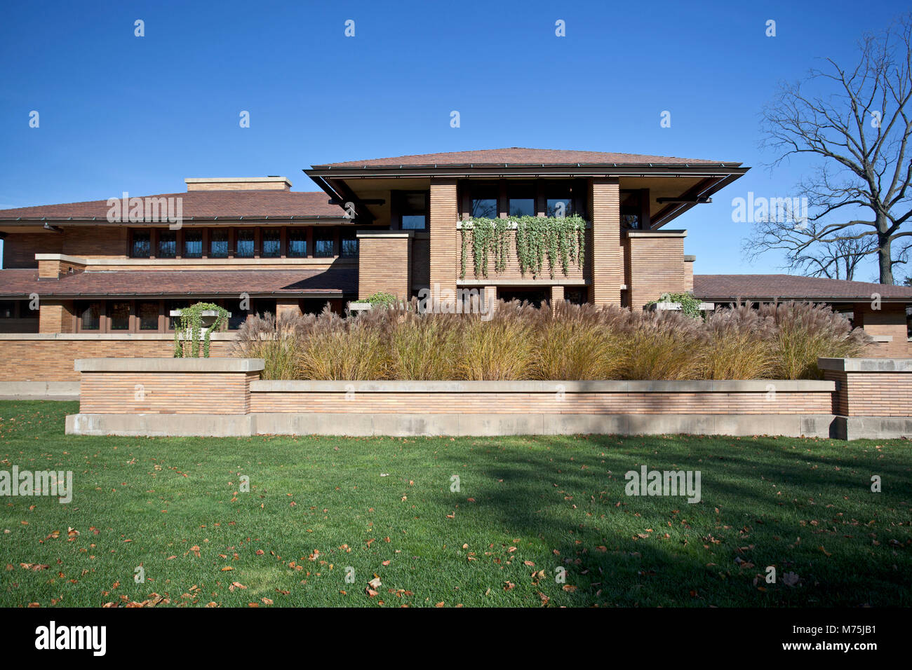 Frank Lloyd Wright's Prairie style Martin house In Buffalo New York ...