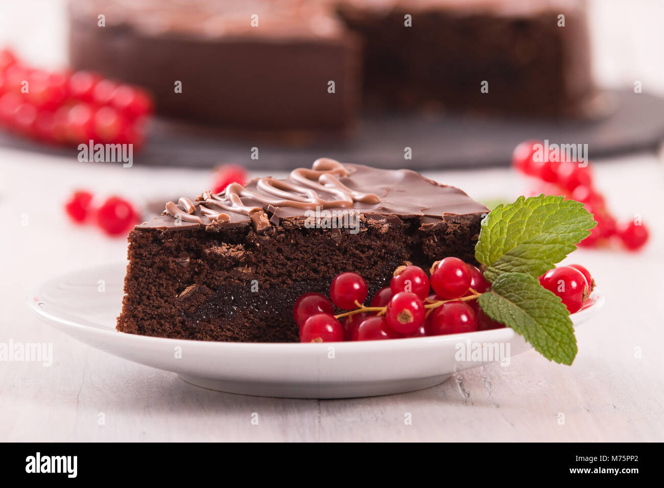 Sacher torte sponge hi-res stock photography and images - Alamy