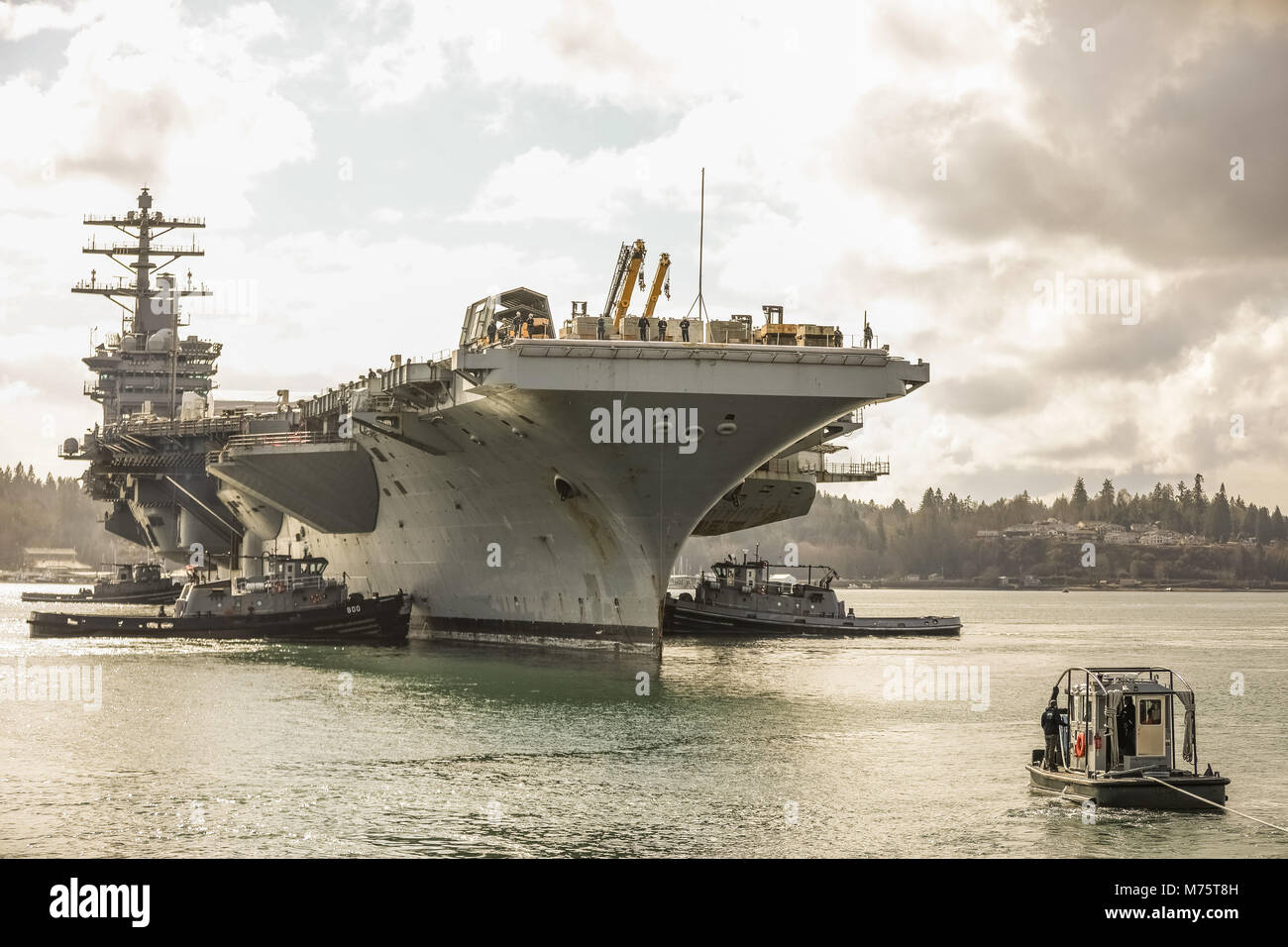 PUGET SOUND NAVAL SHIPYARD, Wash. (March 1,2018) PSNS & IMF on the ...