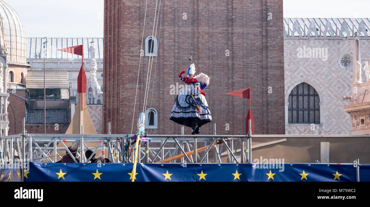 Flight of the Angel ceremony (Il Volo dell'Angelo) at Venice Carnival ...