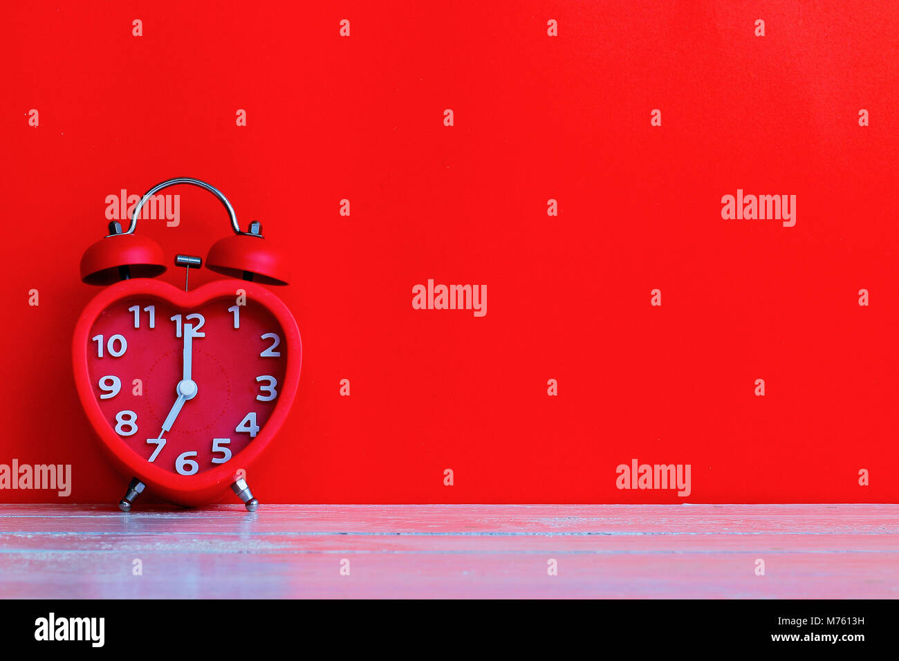 Clock 7 Pm High Resolution Stock Photography and Images - Alamy