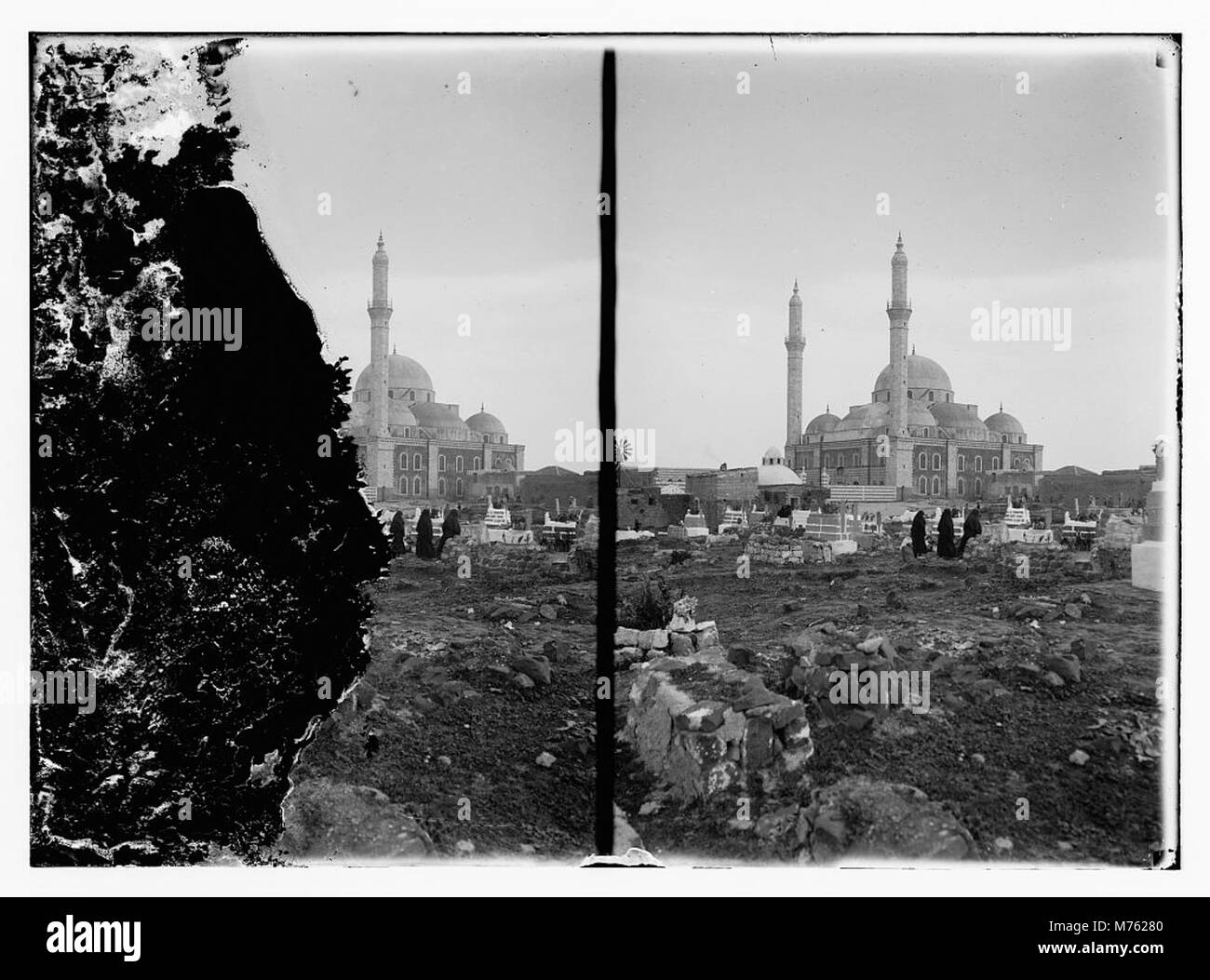 A photograph of the Khalid ibn Al-Walid Mosque in Homs, Syria. This ...