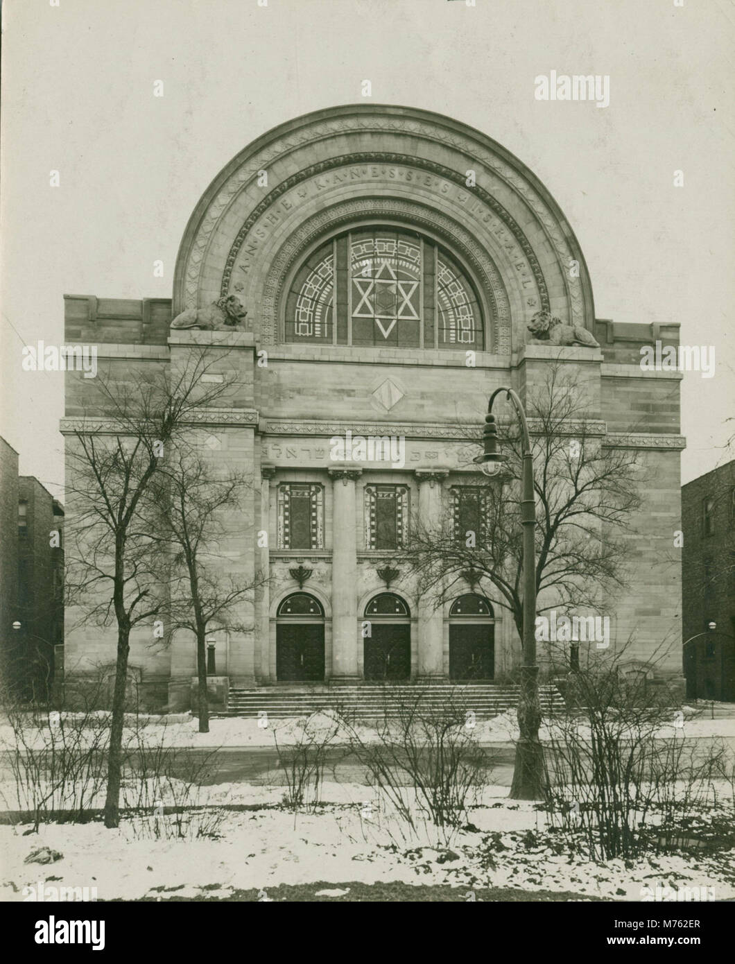 This image shows the Anshe Kenesseth Israel Synagogue in Chicago ...