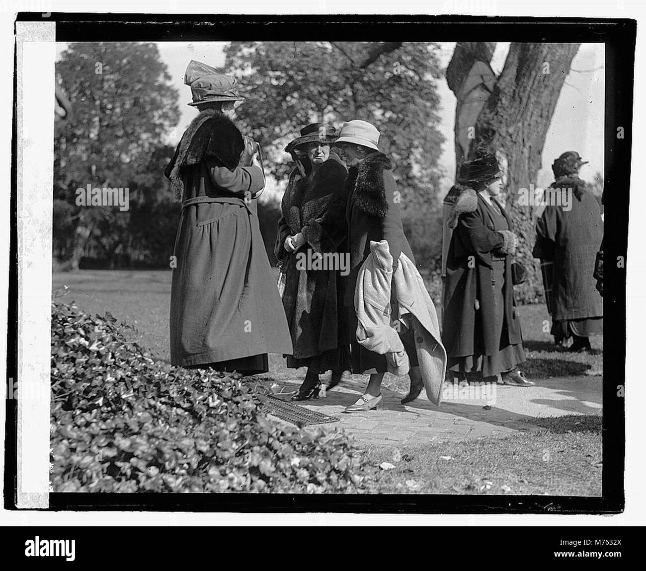Lady Gedden & Mrs. Carey Grayson, 10-24-22 LOC npcc.07252 Stock Photo ...