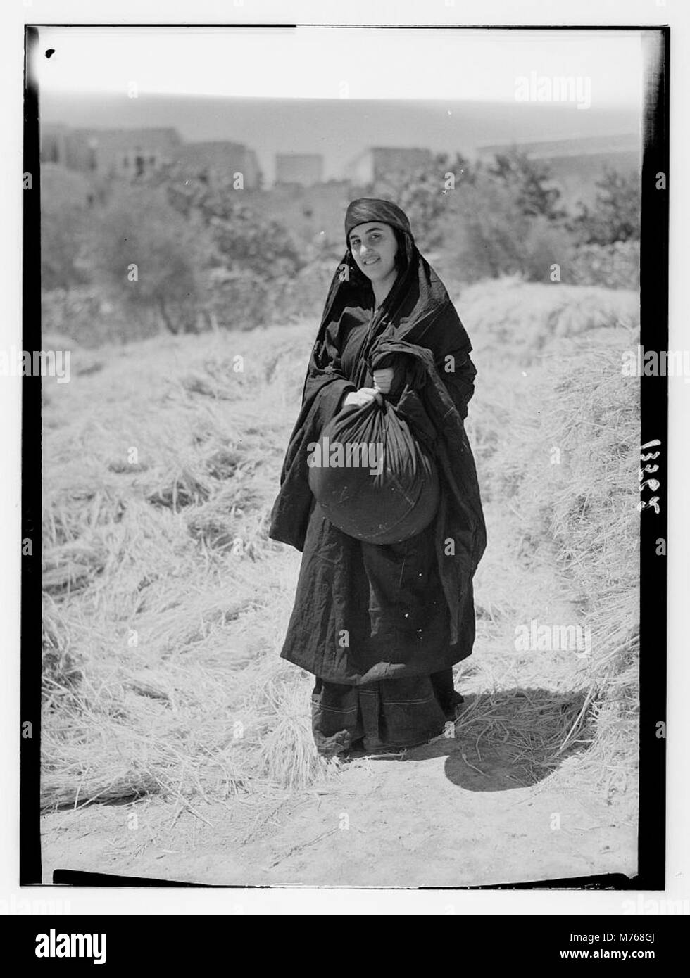 Story of ruth and boaz Black and White Stock Photos & Images - Alamy