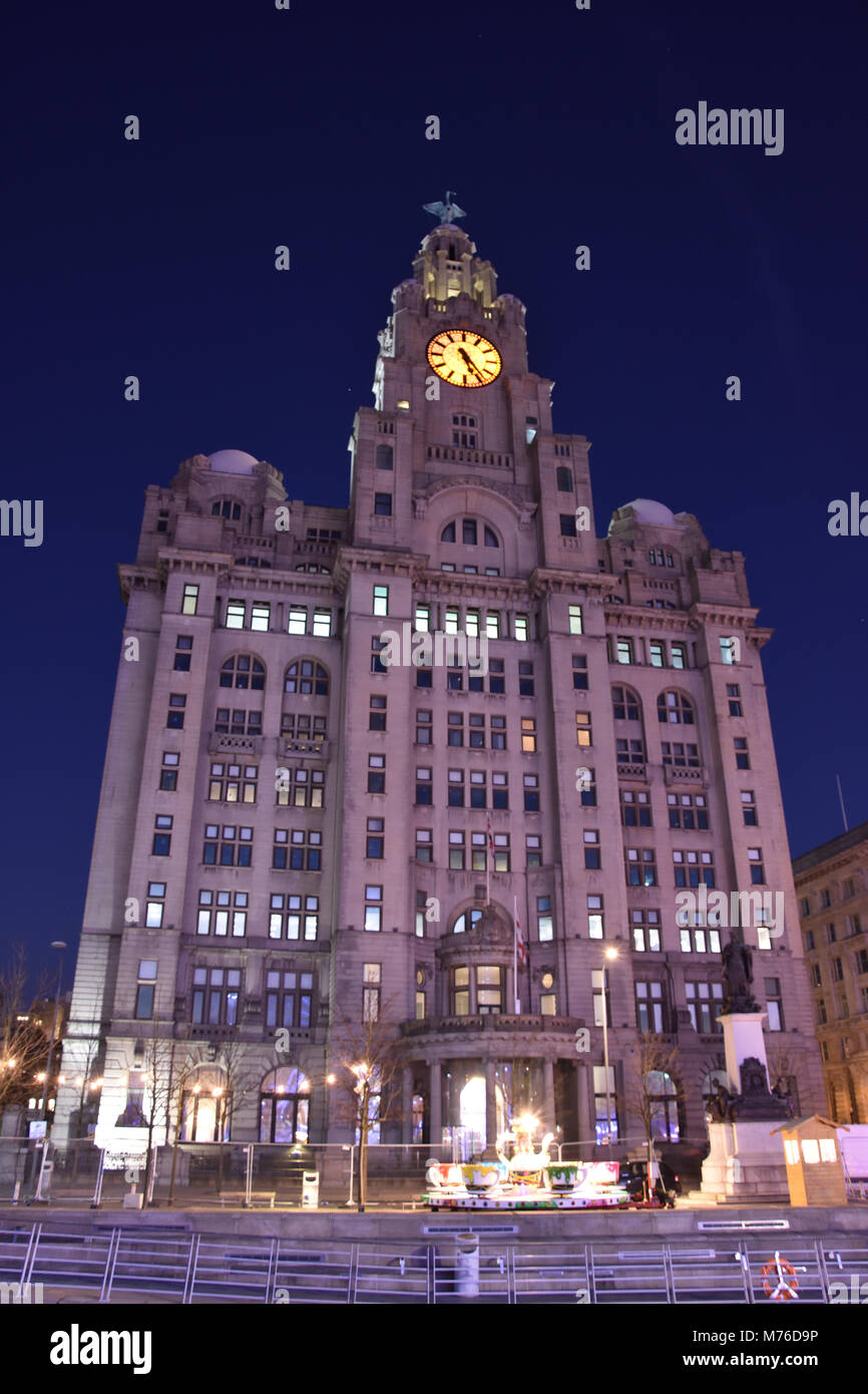 Architecture Photography The Liver Building At Night