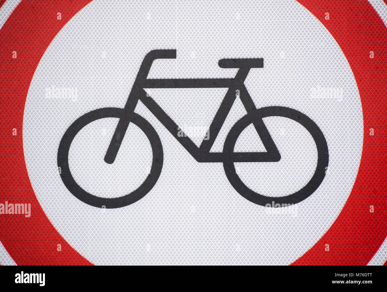 Cycling friendly sign hi-res stock photography and images - Alamy