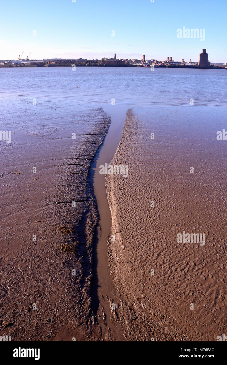 Liverpool across the mersey hi-res stock photography and images - Alamy