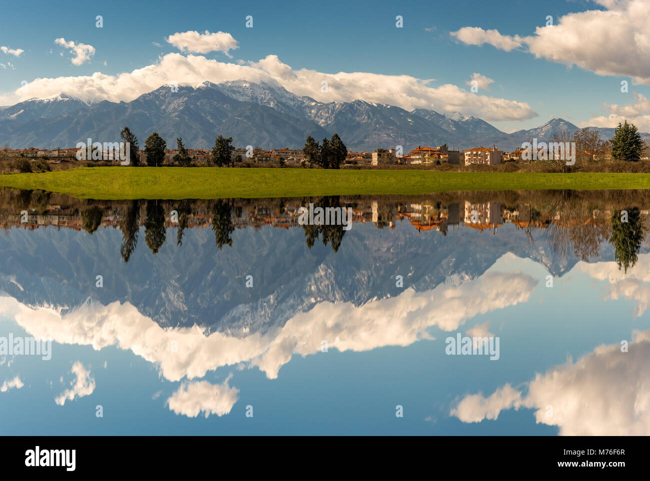 Top view blue lake reflection hi-res stock photography and images - Alamy