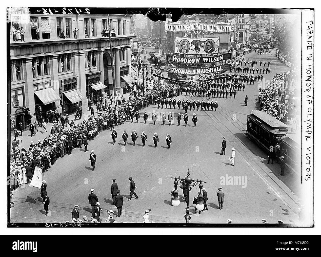 Victors parade hi-res stock photography and images - Alamy