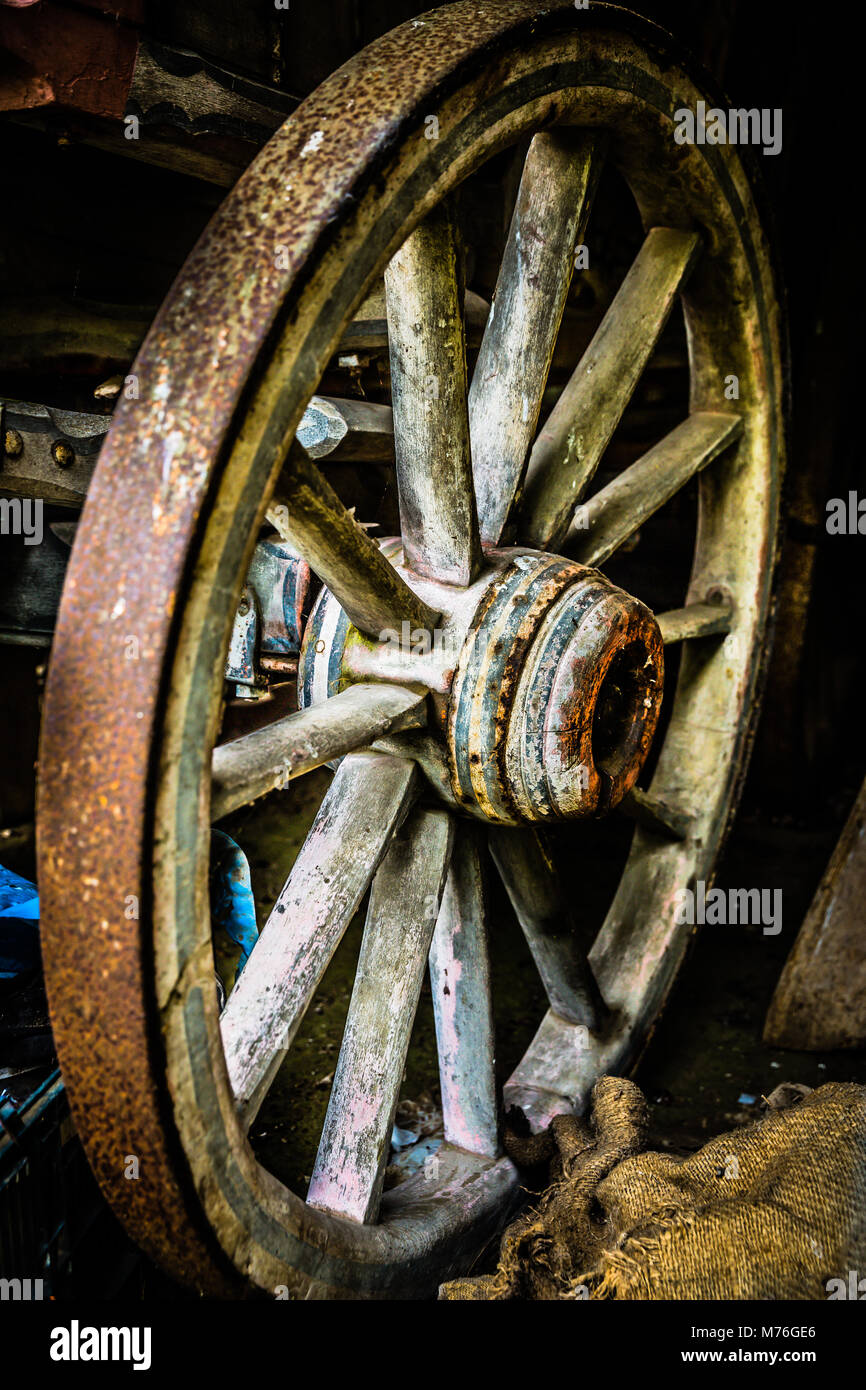 Rotten cart hi-res stock photography and images - Alamy