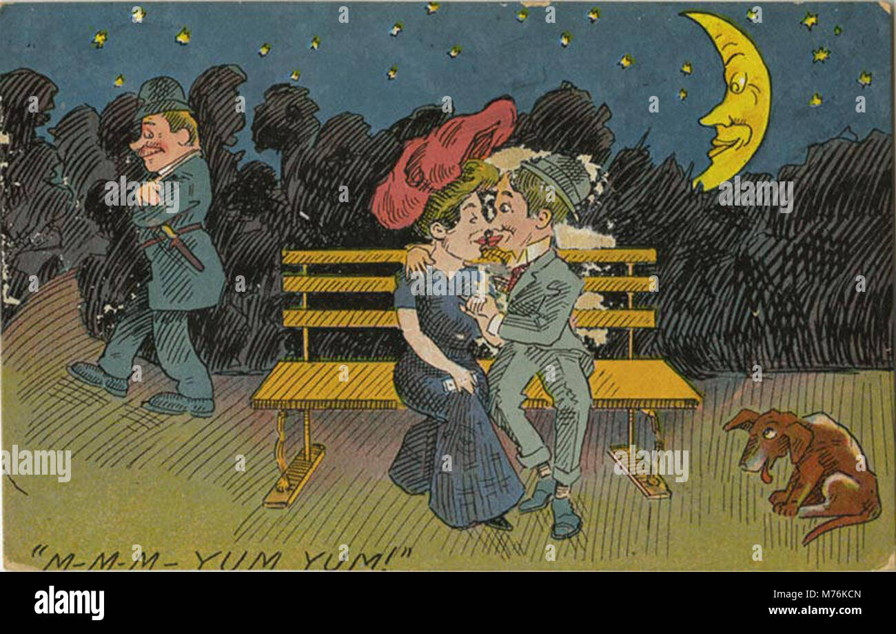 Love couple in moonlight hi-res stock photography and images - Alamy