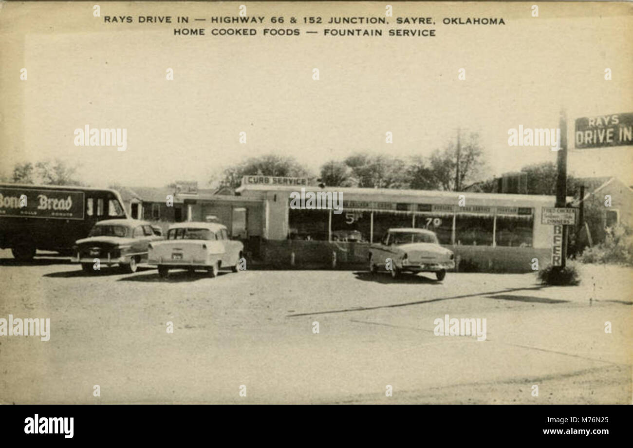 Drive inn 1950s hi-res stock photography and images - Alamy