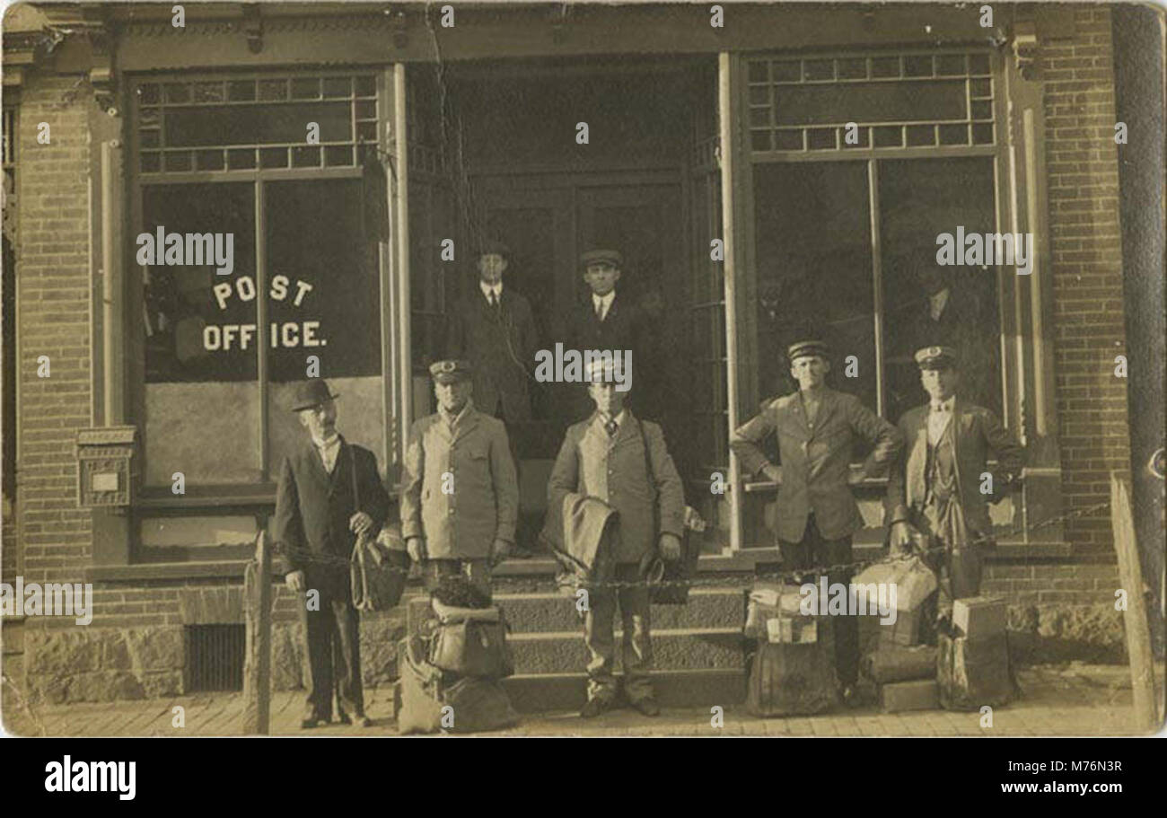 Postmen uniforms hi-res stock photography and images - Alamy